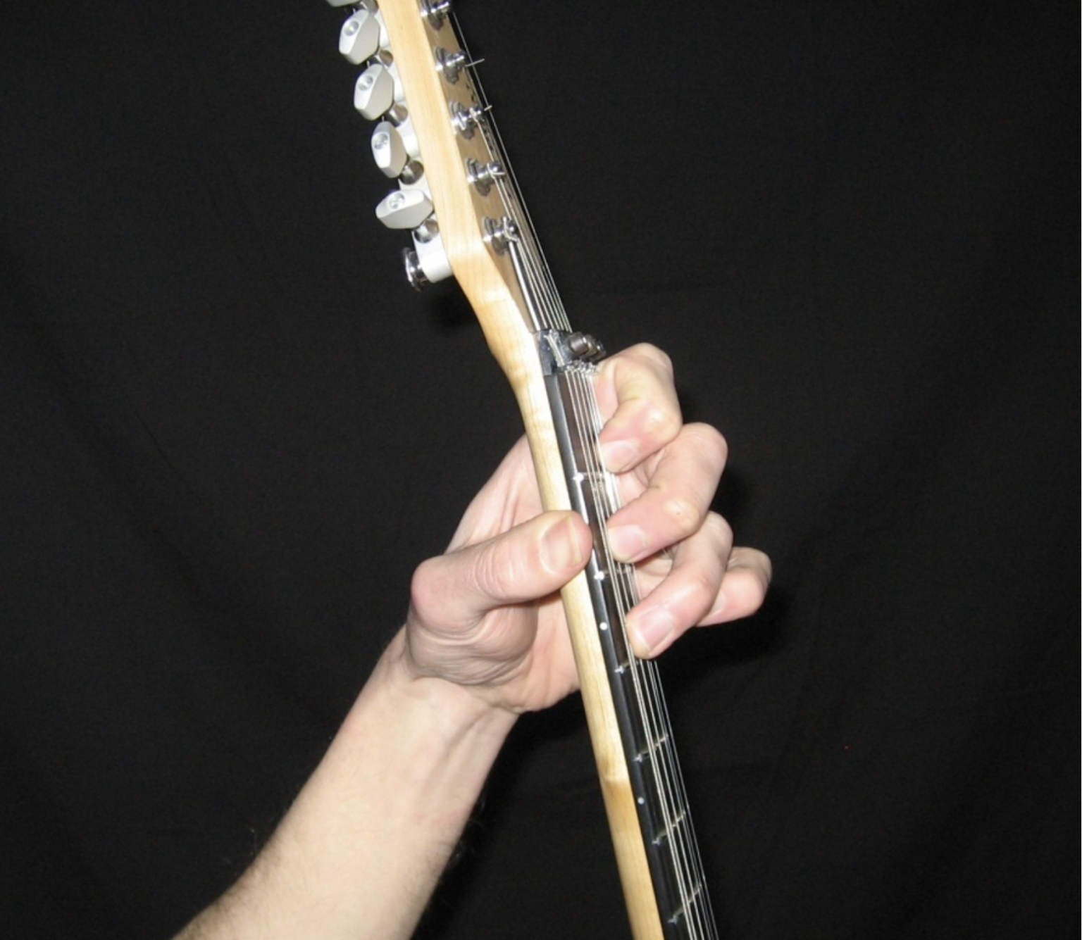 Getting Your Fret Hand In The Best Position - Supertonicguitar